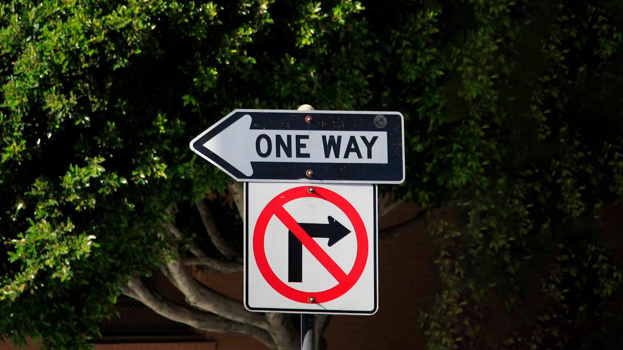 One-Way Streets Explained | Zutobi Drivers Ed