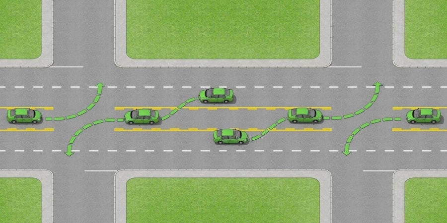 Center Turn Lane Rules Explained | Zutobi Drivers Ed