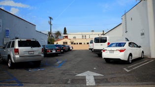 How to Park a Car Perfectly: Step-by-Step Guide [By Experts]