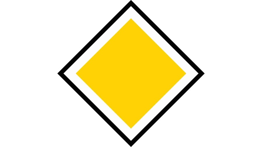 Vägmärken & Trafikskyltar: Sveriges Viktigaste Skyltar